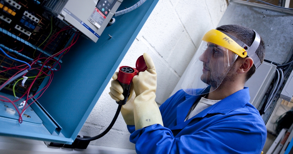 Enseigner en filière professionnelle : risques et défis